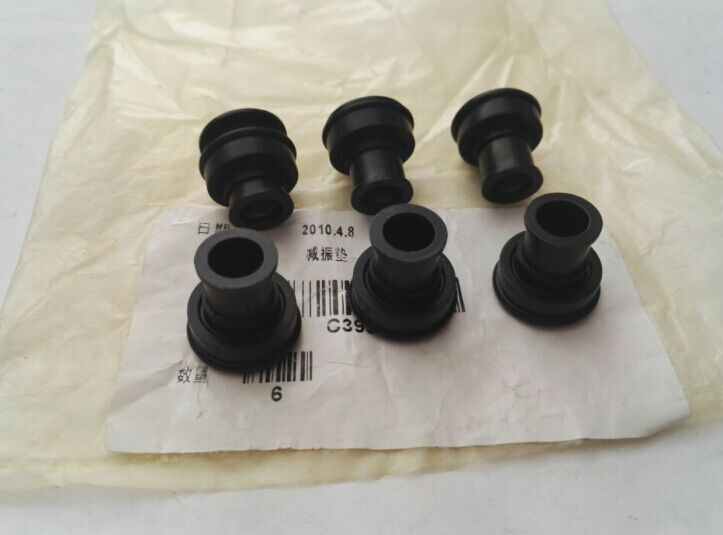 东风康明斯发动机ISLe375/L340发动机摇臂室盖减振块3959799 - 亨尔机电设备有限公司官网